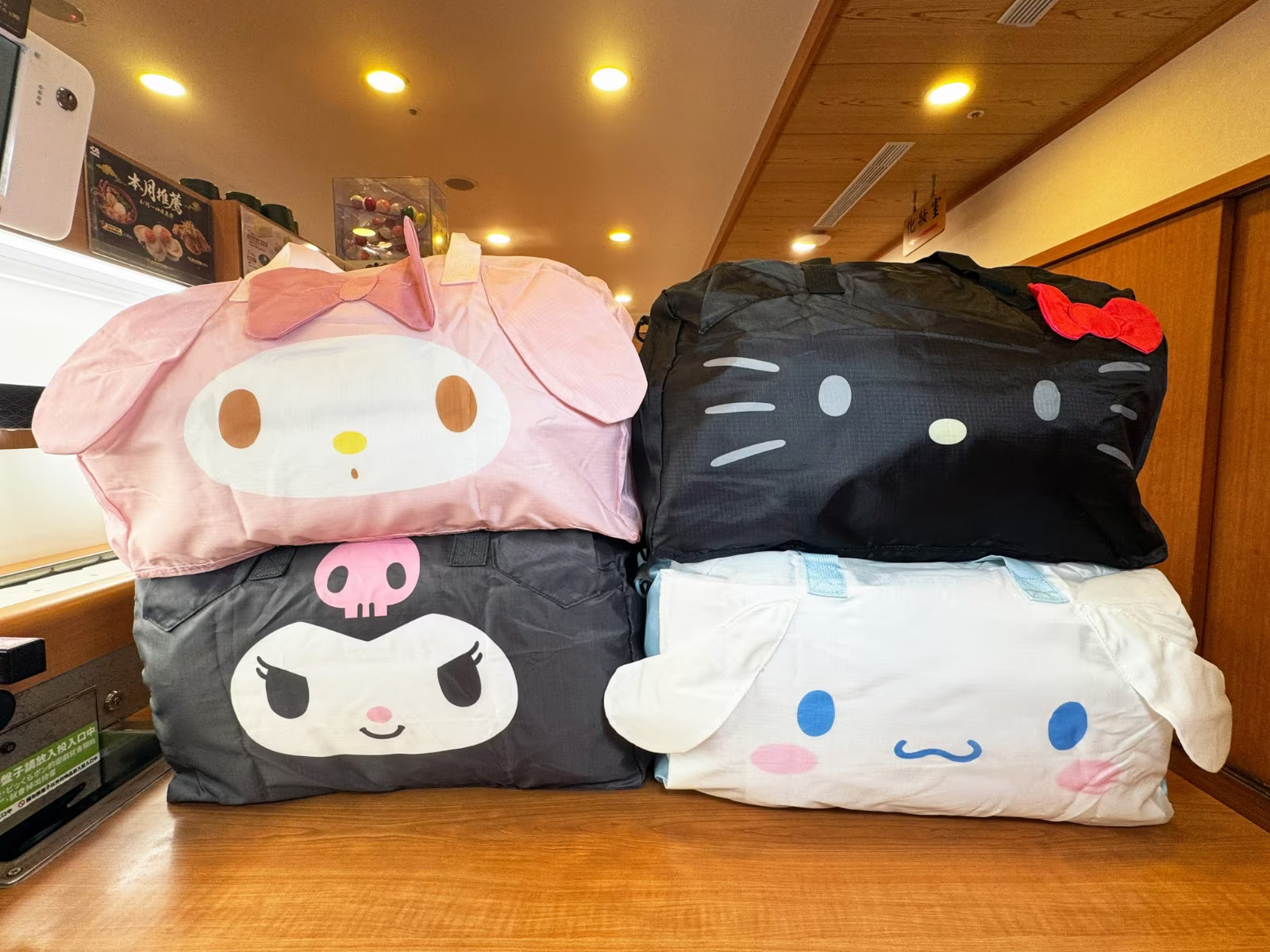 藏壽司 x《Sanrio 三麗鷗》「春夏扭蛋祭」登場！限定15款聯名扭蛋開抽、5大主題門市夢幻現身 ! - oneone宇宙