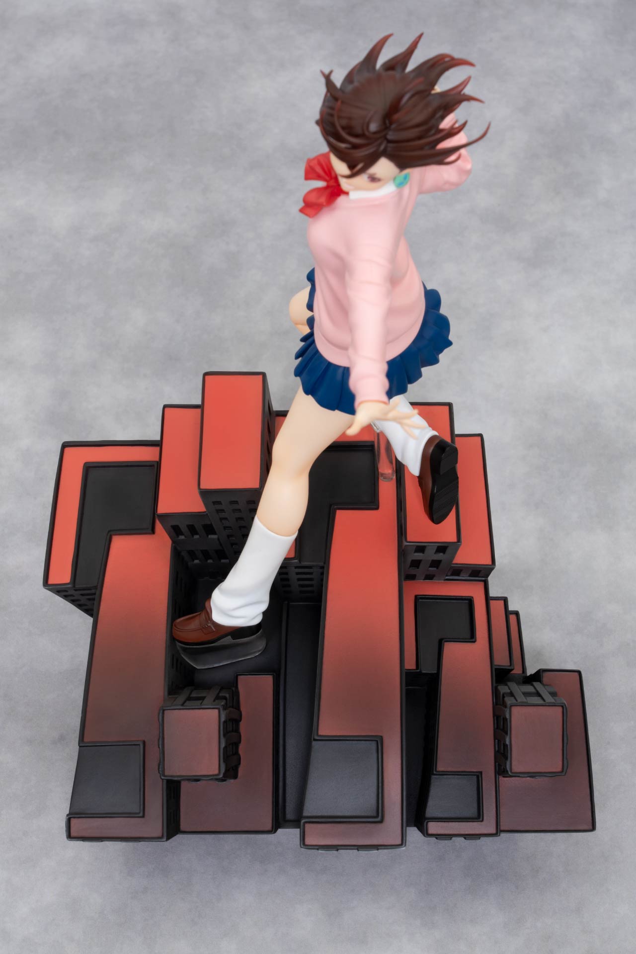 TV動畫《膽大黨》超能力爆發！TAITO全新品牌「DRESSTA」推出限定《小桃》立體雕像，帥氣再現戰鬥瞬間 - oneone宇宙