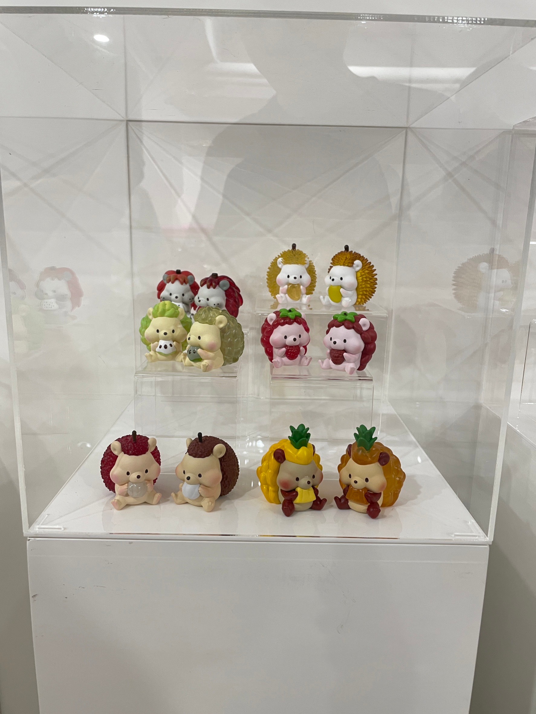 Jinart西門町直營店開幕 超巨大水果刺蝟登場亮相！ - oneone宇宙